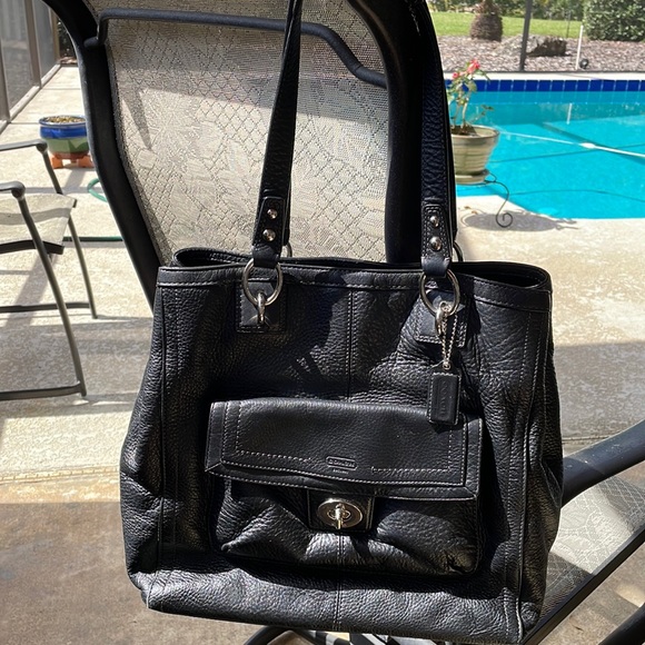 Coach | Bags | Coach Turnlock Penelope Black With Silver Hardware ...